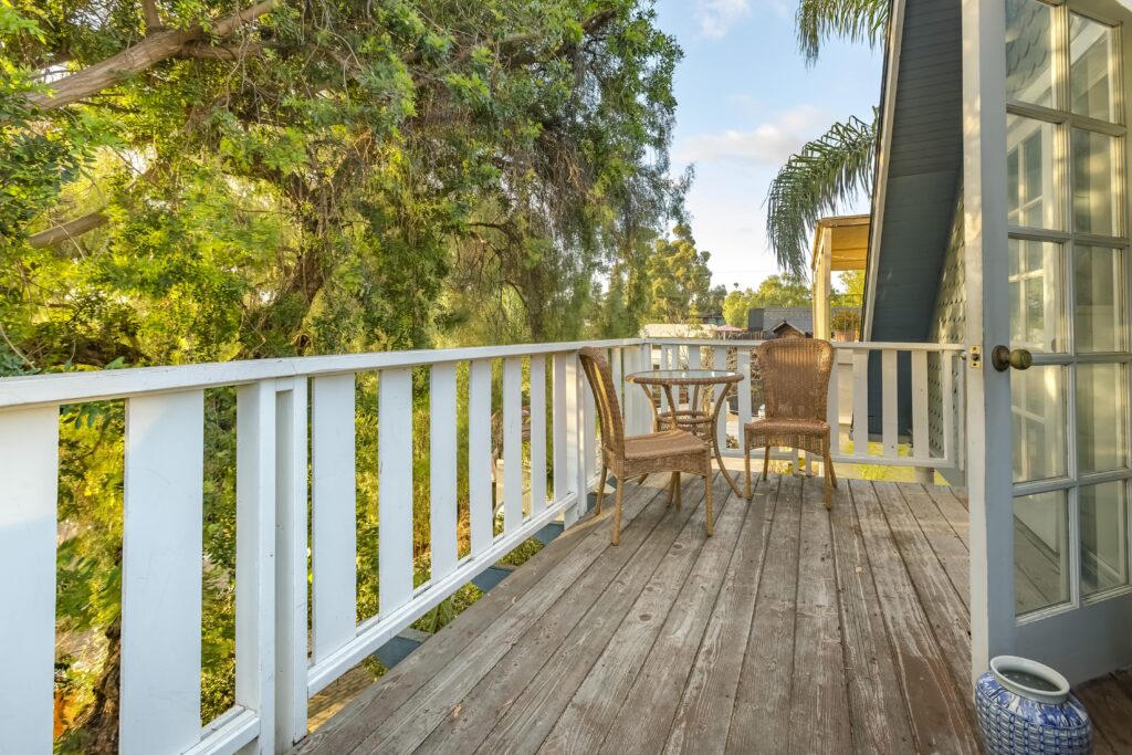 What Types of Deck Railing Are Best - J&L Building Materials, Inc.