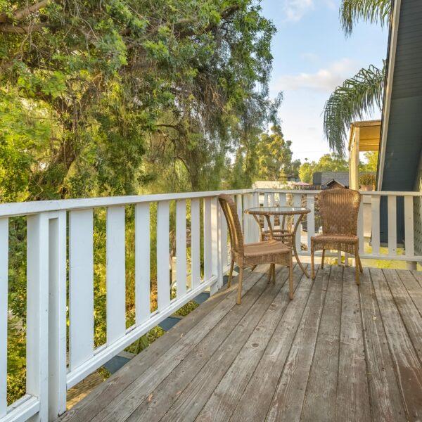 What Types of Deck Railing Are Best - J&L Building Materials, Inc.